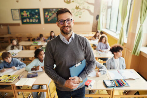 Substitute Teacher | Requirements, Tips When Subbing & Salary